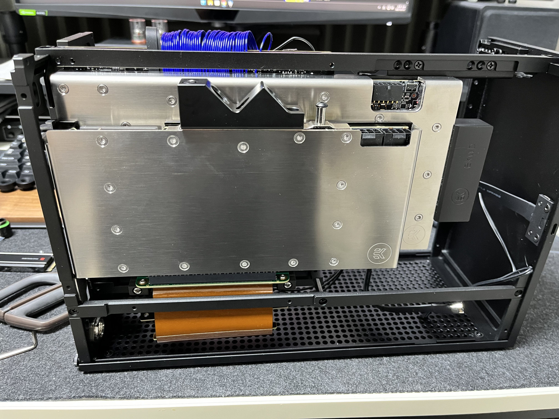 4090 + 3090 dual GPU in T1 2.5 - 그래픽카드