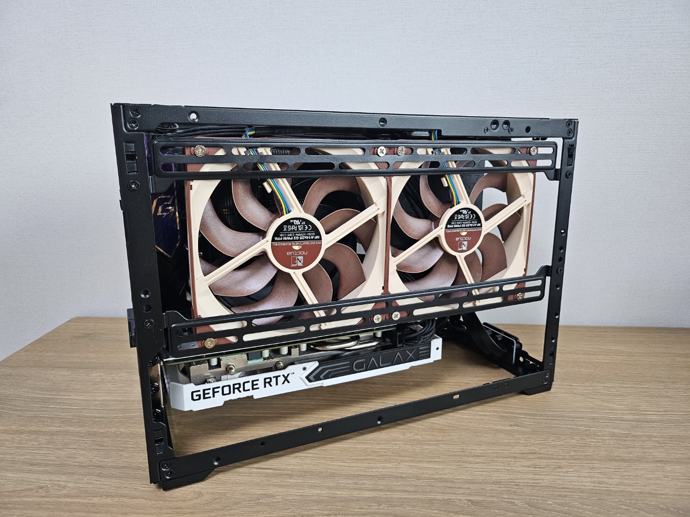 SFF 망디(783d+9070xt) 조립해봤습니다. - 조드