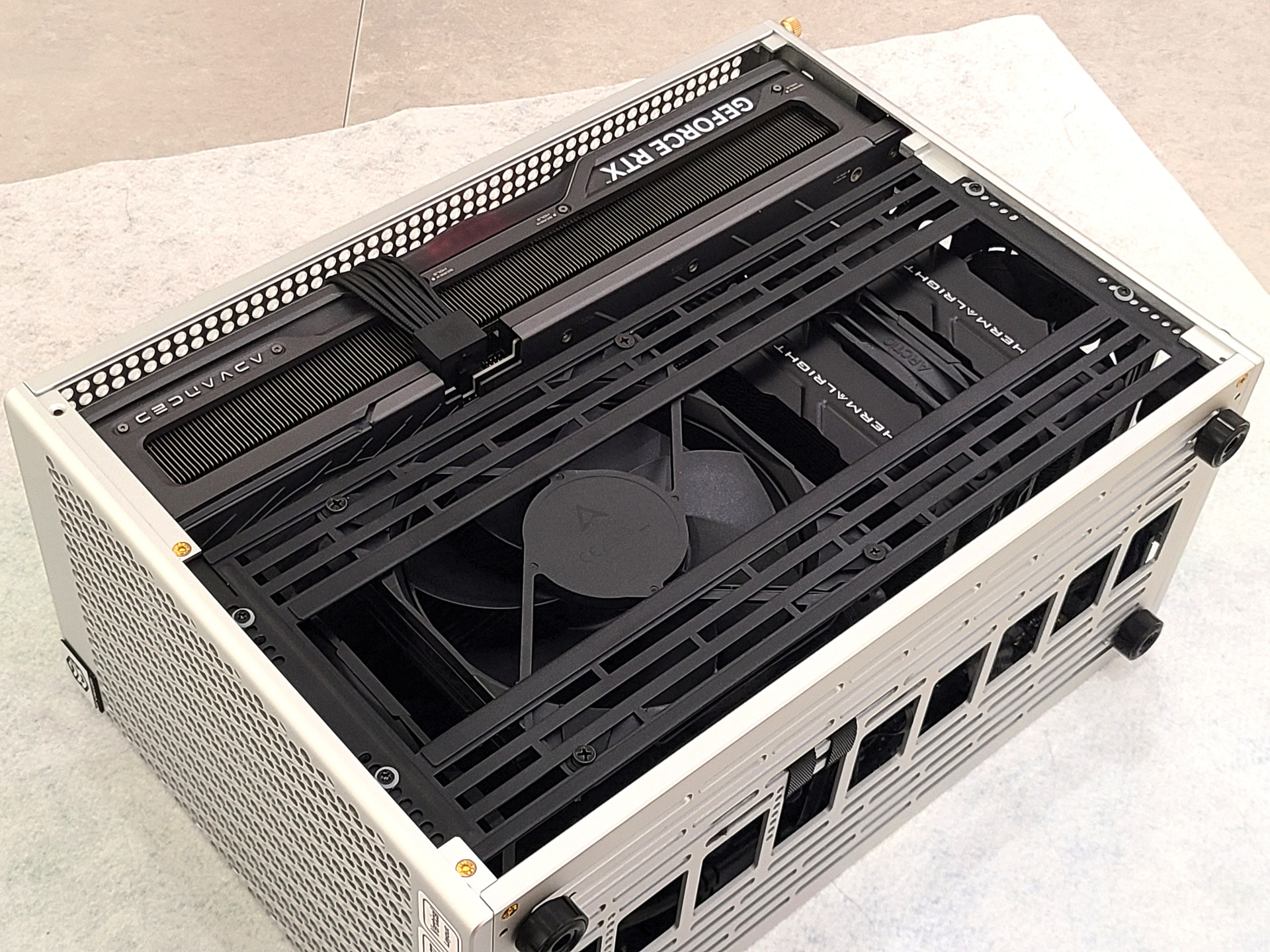 ncase m2 grater 실버 케이스 - 케이스 / 쿨링