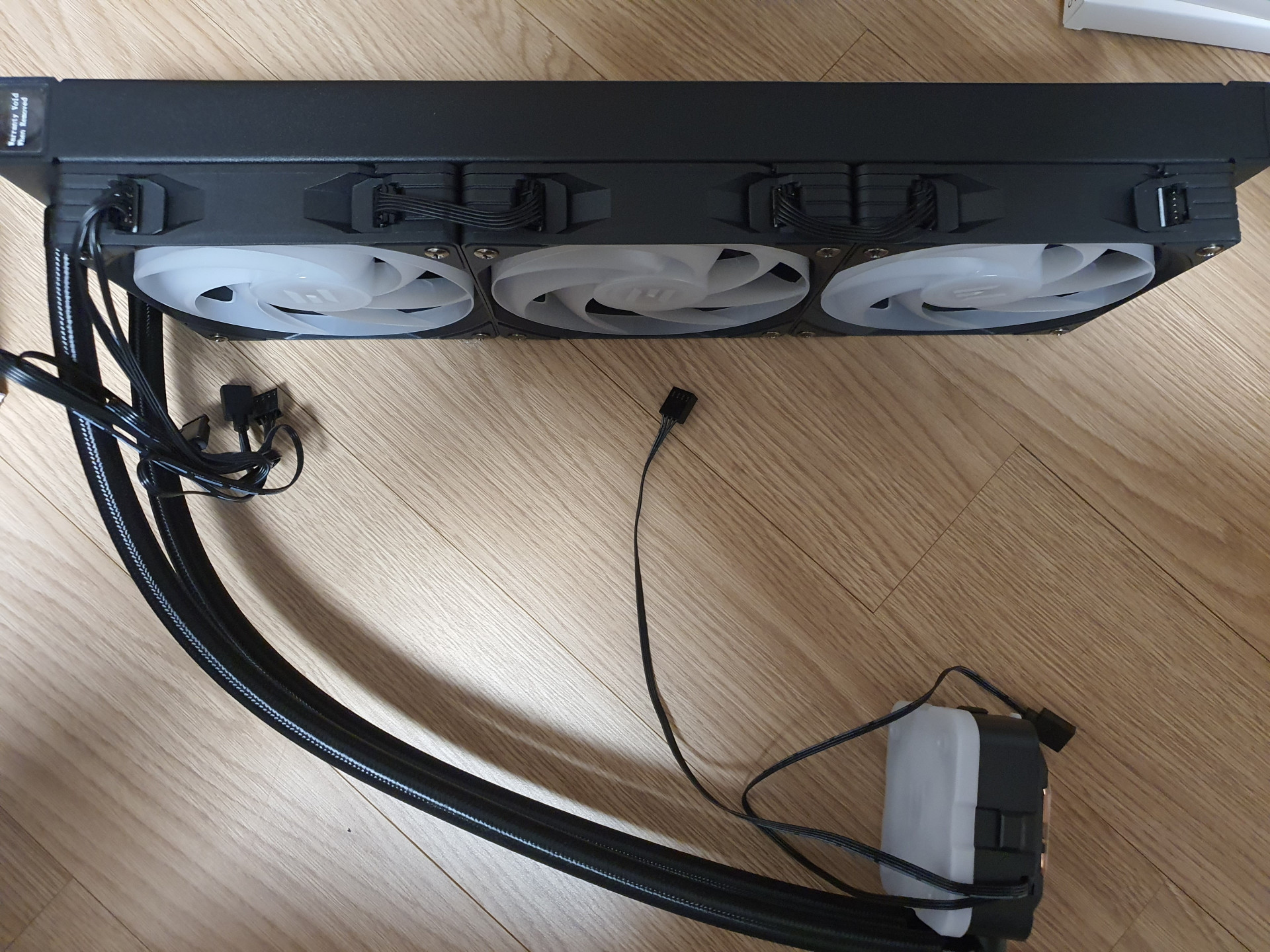 잘만 Alpha II DS A36 수냉쿨러 설치해봤습니다 - 케이스 / 쿨링