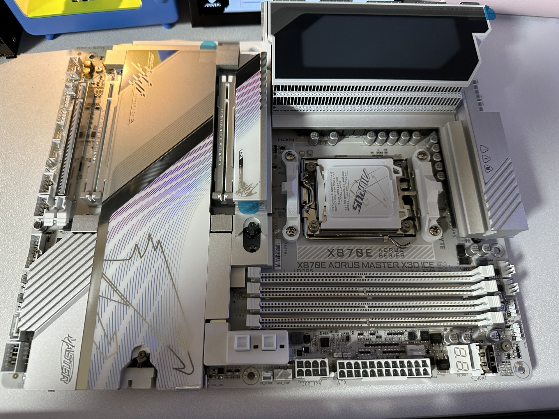 X870E AORUS Master X3D ICE 개봉기 - CPU / 메인보드 / 램