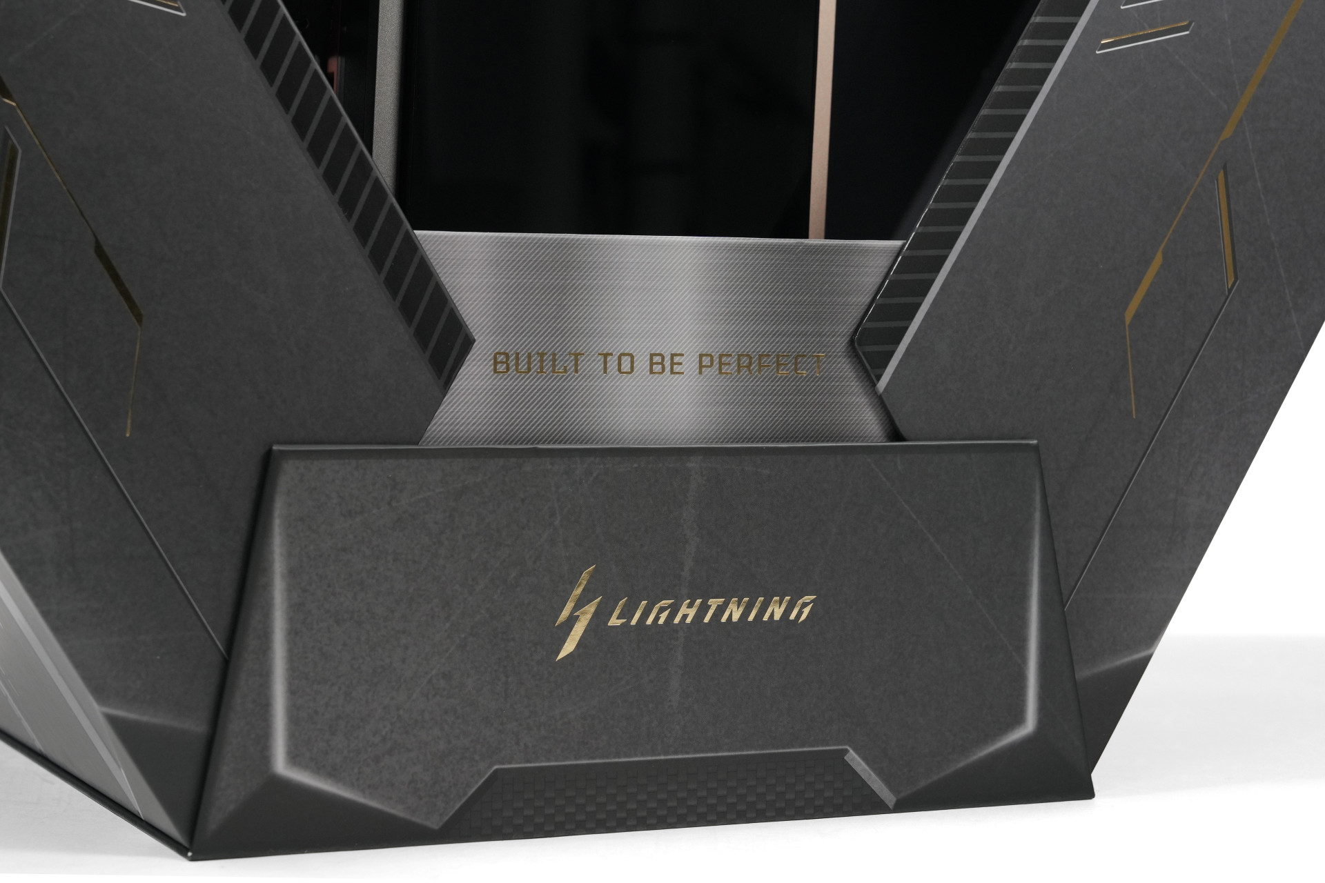 MSI 지포스 RTX 5090 LIGHTNING Z 32GB - 공식 리뷰